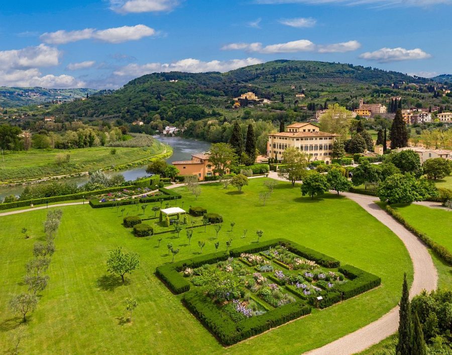 L'AD Danilo Zucchetti di Villa d’Este nominato ‘Independent Hotelier of ...